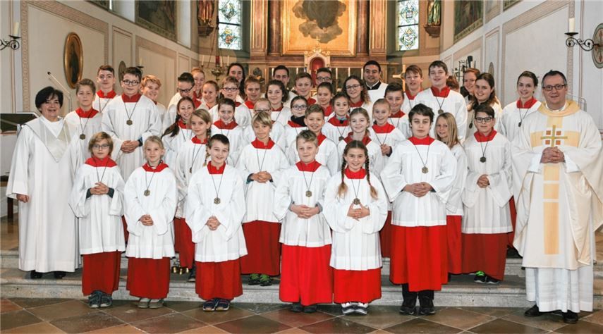 OVB Heimatzeitungen | Neue in die große Panger Ministrantenschar aufgenommen
