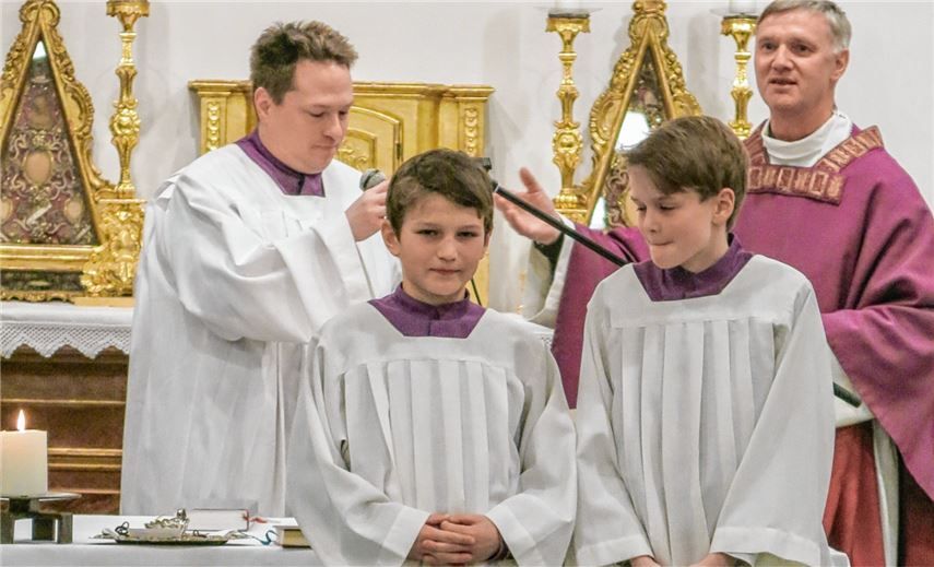 OVB Heimatzeitungen | Zwei neue Ministranten für Unterwössen