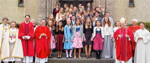 OVB Heimatzeitungen | Jungen Christen das Sakrament der Firmung gespendet