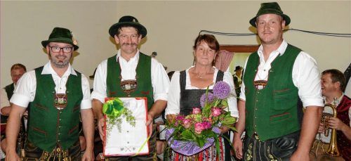 OVB Heimatzeitungen | Begeisterungsstürme für Goaßlschnalzer