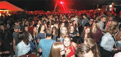 OVB Heimatzeitungen | 2500 Gäste bei der größten Party im Altlandkreis