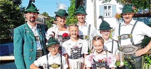 OVB Heimatzeitungen | Die besten Dreherinnen und Plattler