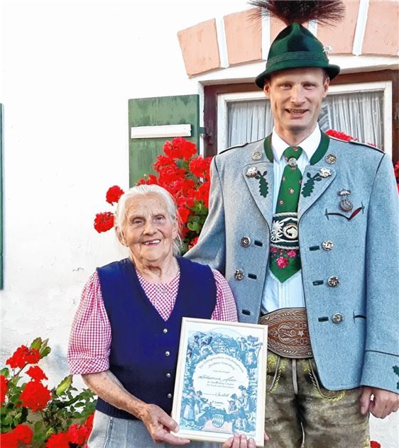 OVB Heimatzeitungen | Urkunde für 70 Jahre Mitgliedschaft