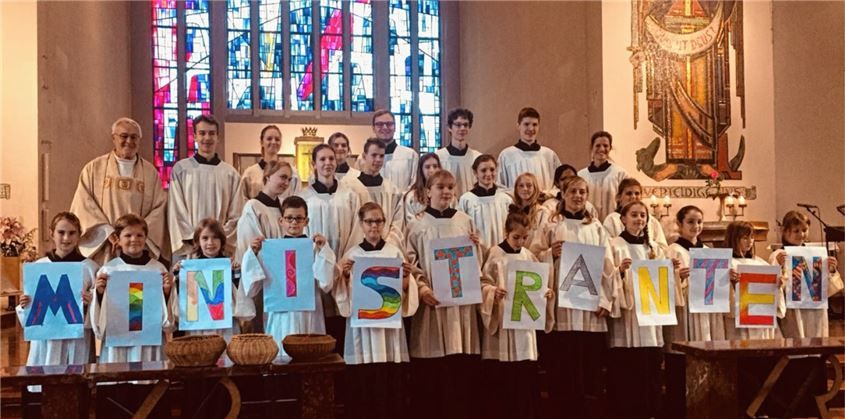 OVB Heimatzeitungen | Acht neue Ministranten für Christkönig