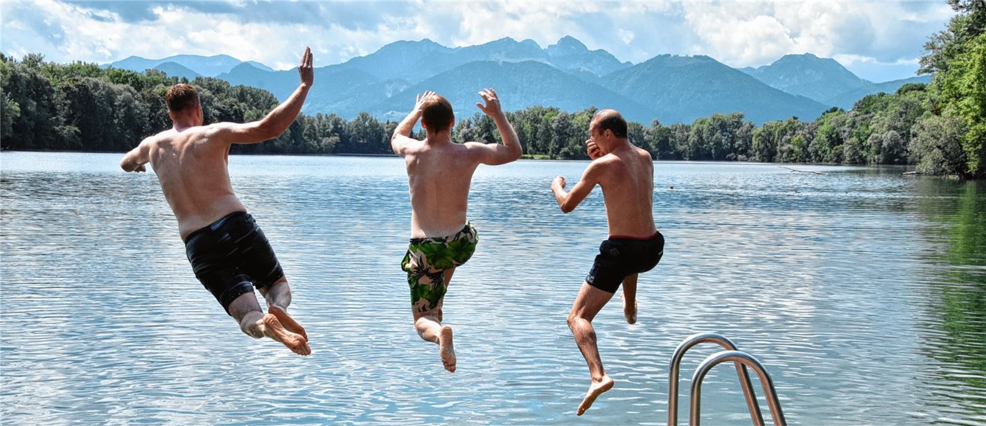 OVB Heimatzeitungen | Drei springen ins kalte Wasser