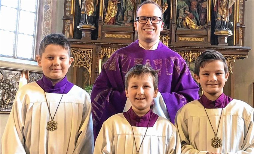 OVB Heimatzeitungen | Neue Ministranten für Ampfing und Heldenstein