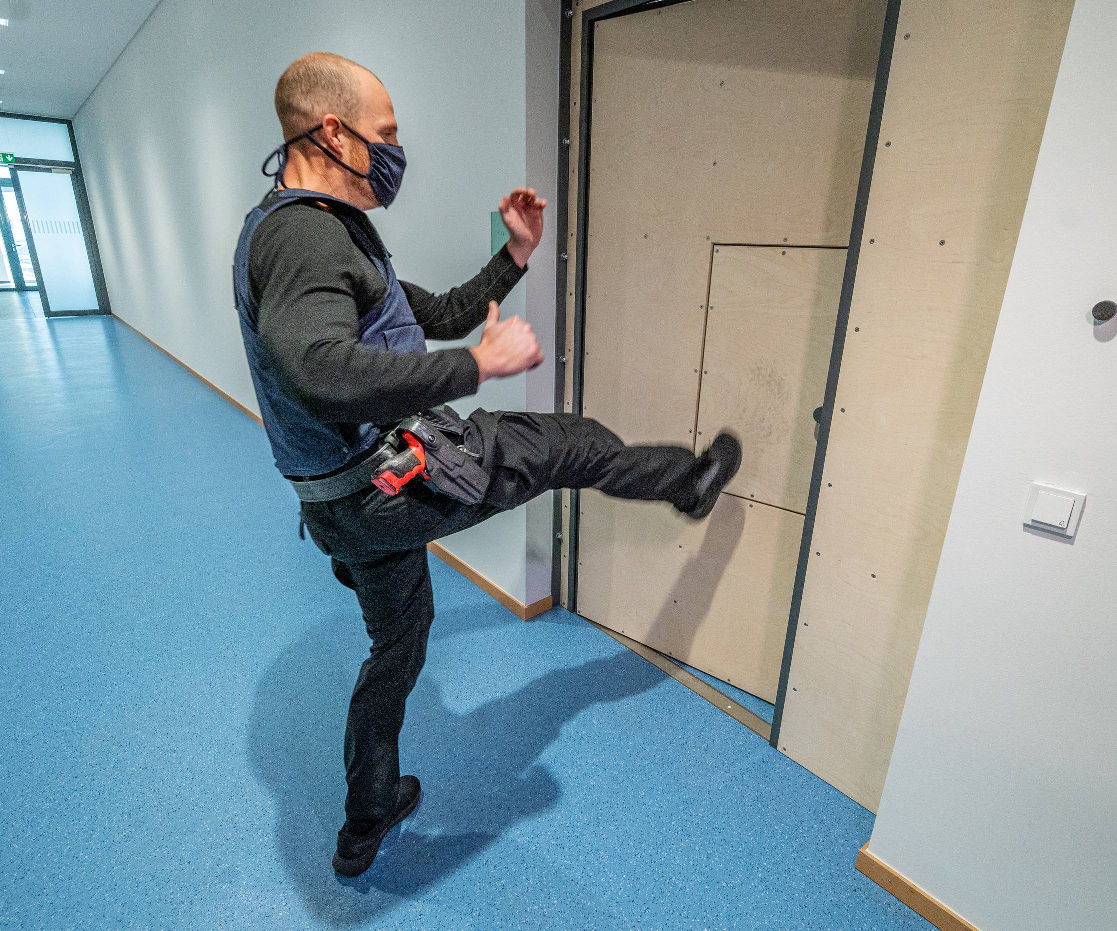 OVB Heimatzeitungen | Türen eintreten will geübt sein