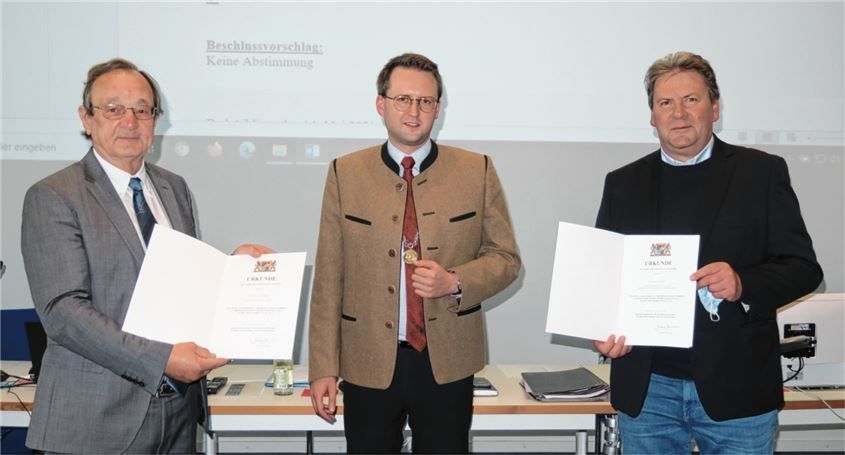 OVB Heimatzeitungen | Stadträte erhalten Urkunde