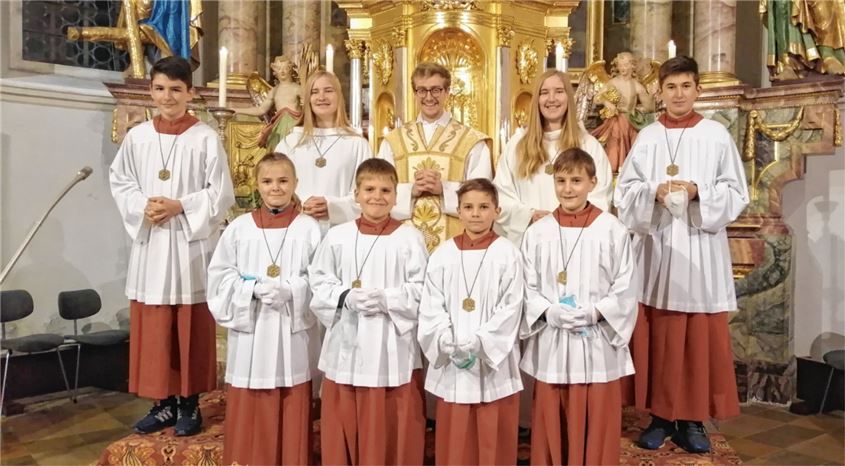 OVB Heimatzeitungen | Rattenkirchener Pfarrei nimmt vier neue Ministranten auf