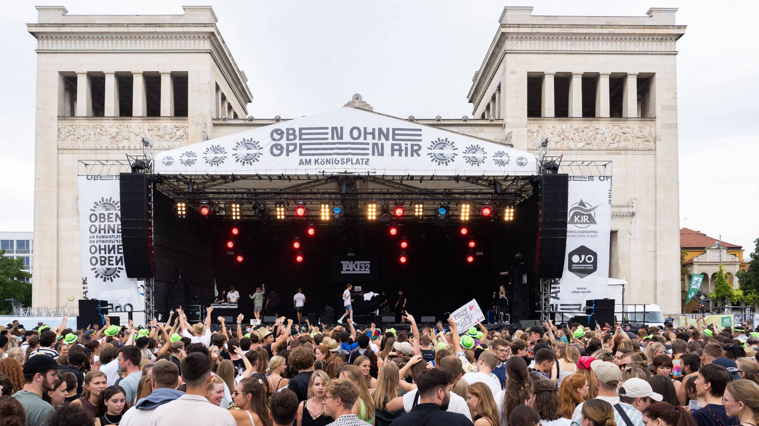 OVB Heimatzeitungen | Rekord beim Oben-ohne-Festival