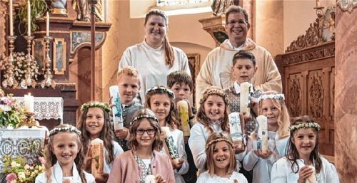 OVB Heimatzeitungen | Elf Grünthaler Kinder erstmals am Tisch des Herrn