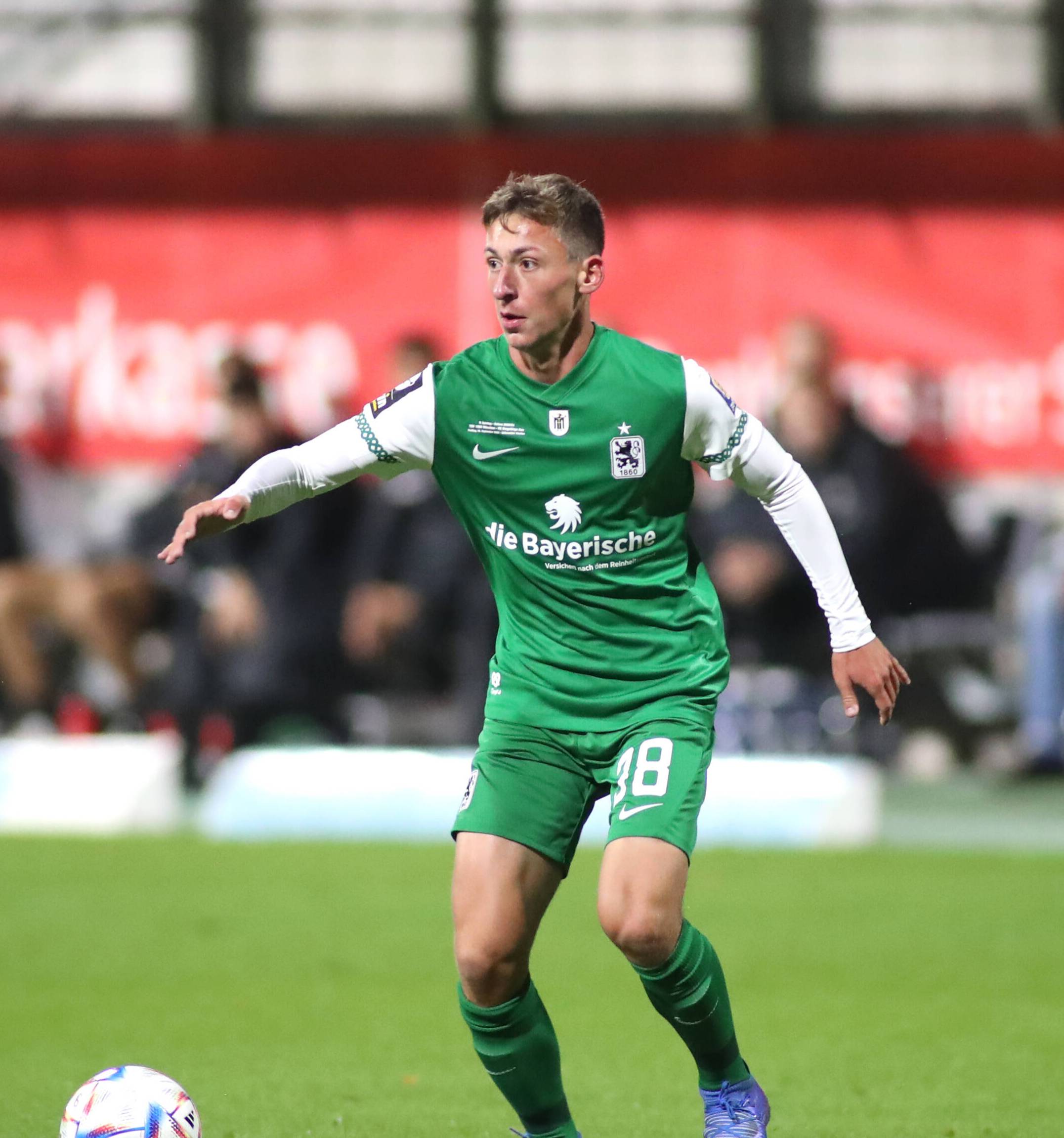 OVB Heimatzeitungen | TSV 1860: Wörl feiert Drittliga-Debüt Arsenal ...