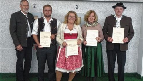 OVB Heimatzeitungen | Feuerschützen ehren Mitglieder