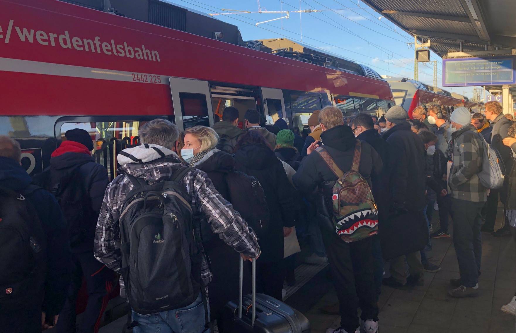 OVB Heimatzeitungen | Signal und Wasser: S-Bahn außer Gefecht