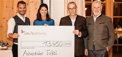 OVB Heimatzeitungen | Spende über 16000 Euro für Achental-Tafel