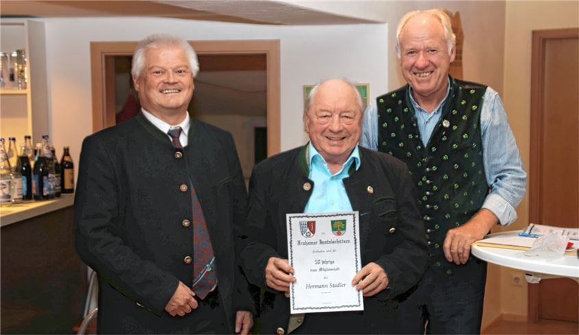 OVB Heimatzeitungen | Viele Ehrungen bei den Frahamer Inntalschützen