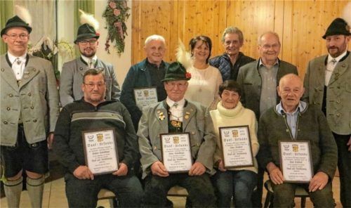 OVB Heimatzeitungen | Trachtenverein ehrt Mitglieder