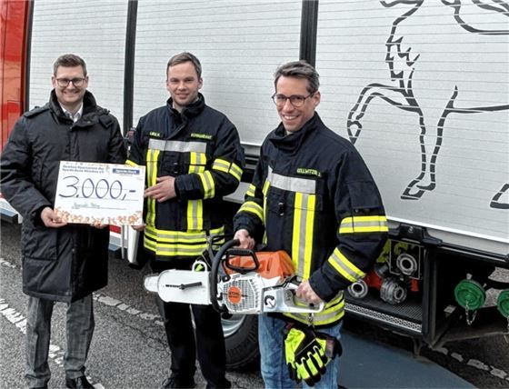 OVB Heimatzeitungen | Spende für die Feuerwehr Polling
