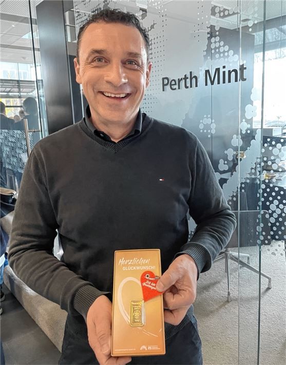 OVB Heimatzeitungen | VR-Bank Kunde ausBuchbach gewinnt Hauptpreis