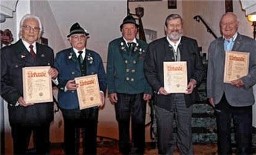 OVB Heimatzeitungen | Langjährige Mitglieder geehrt