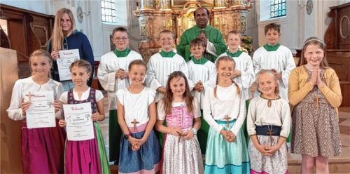 OVB Heimatzeitungen | Ministranten und Fürbitten-Leserinnen feierlich eingeführt