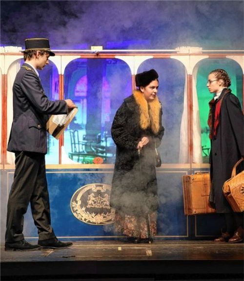 OVB Heimatzeitungen | Klassiker mit viel Esprit auf die Bühne gebracht