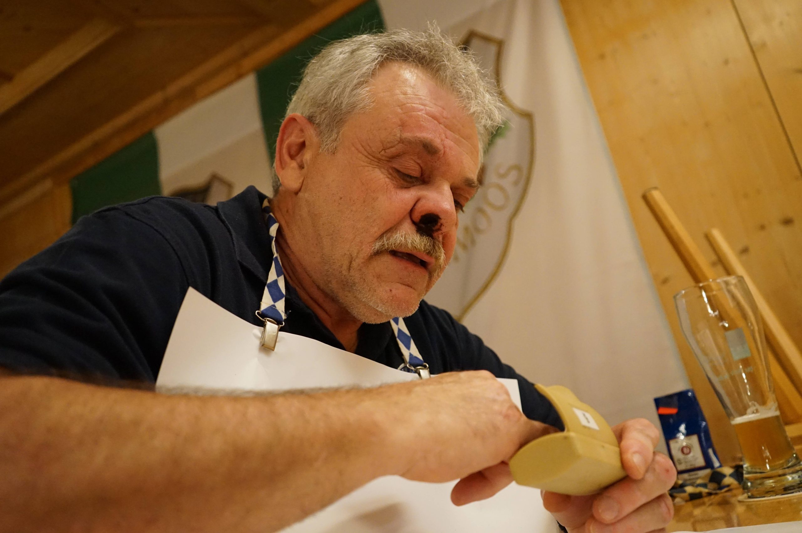 OVB Heimatzeitungen | Keiner schnupft so gut wie Emil Hartmann