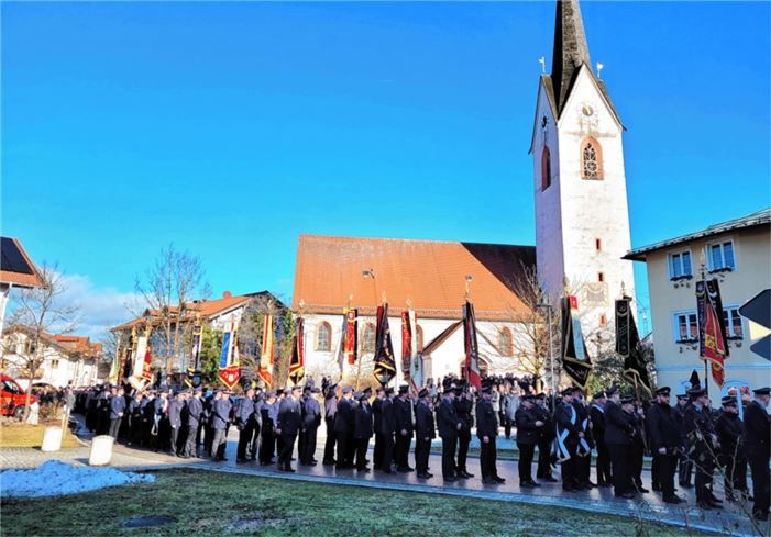 OVB Heimatzeitungen | „Mach’s guad“ – Hunderte Trauergäste erweisen ...