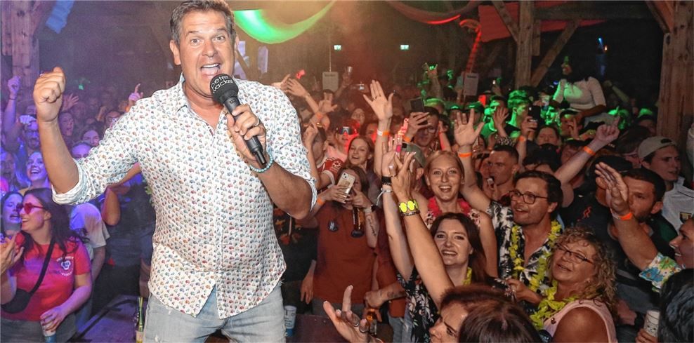 OVB Heimatzeitungen | 700 feiern in Töging mit Schlager-Star Peter ...