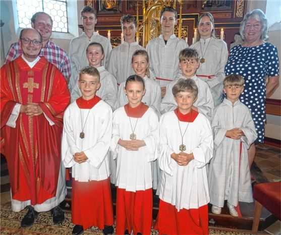 OVB Heimatzeitungen | Drei neue Ministranten aufgenommen