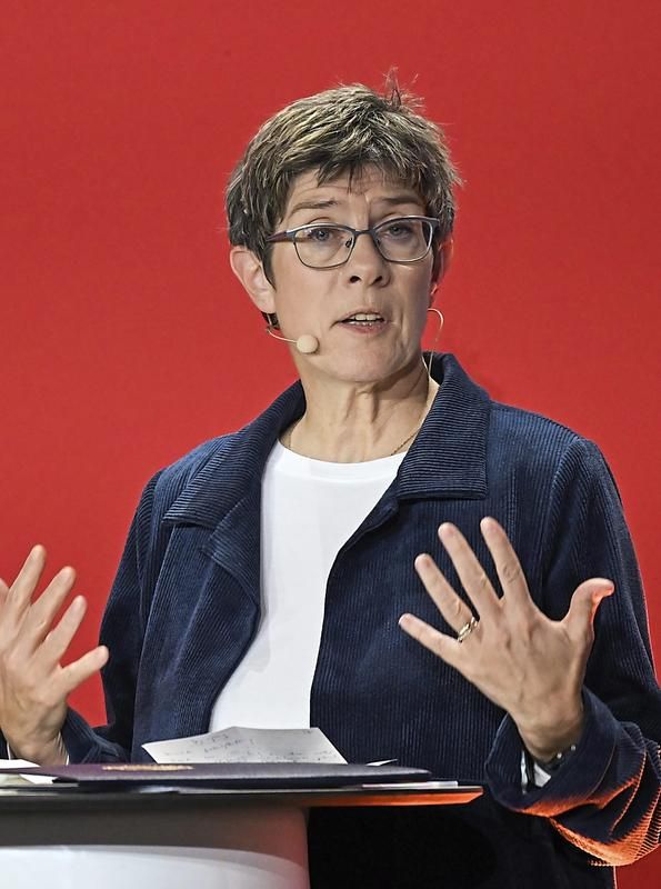 OVB Heimatzeitungen | AKK fordert von CDU klare Kante zur AfD