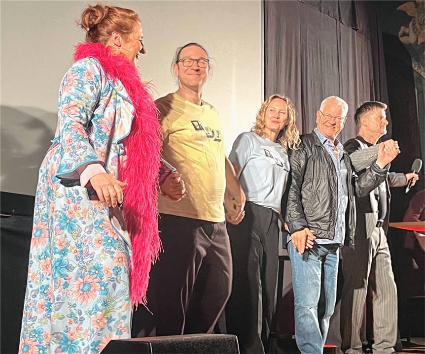 OVB Heimatzeitungen | Haarsträubende Paragrafen und Multimedia-Comedy